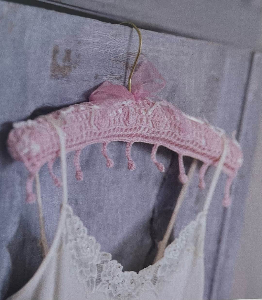 Crochet Coat Hanger Covers to Beautify Your Closet!